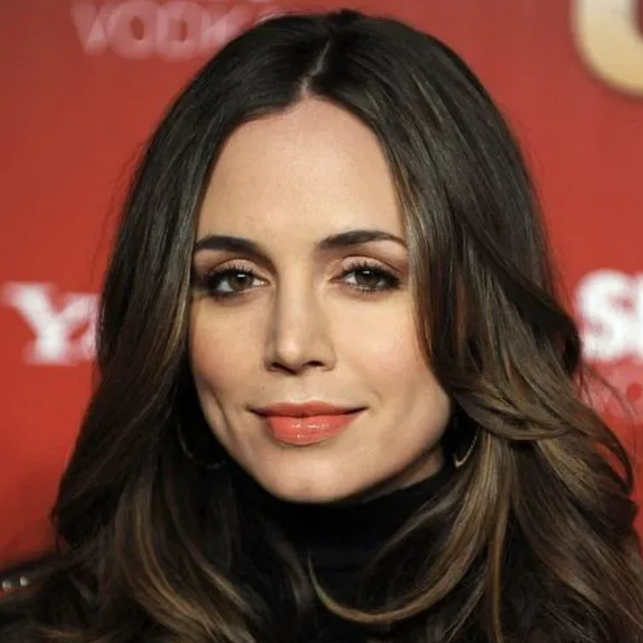 Eliza Dushku Stuns at the Premiere of "Marley" at ArcLight Hollywood ...