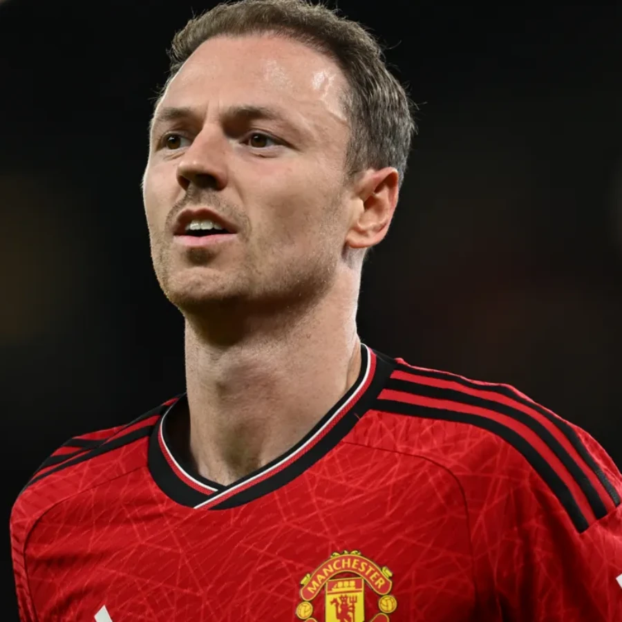 Jonny Evans Rejoins Manchester United: A Return to Old Haunts to ...