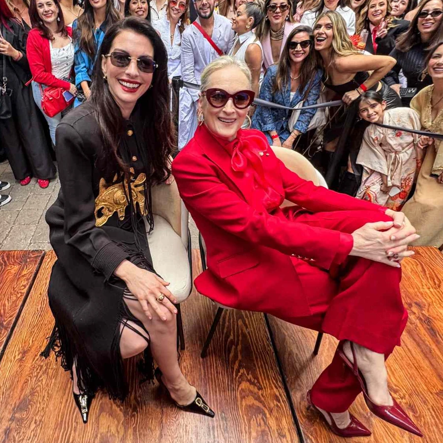 Hollywood Legends Anne Hathaway and Meryl Streep Shine Bright at "The ...